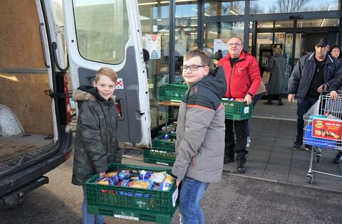 Schüler sammeln Lebensmittel und Hygieneartikel für Obdachlose - Events ...