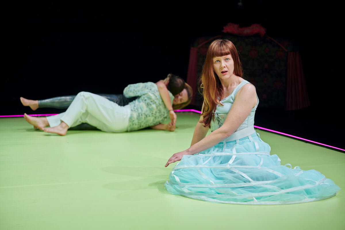 Vier Jahrhunderte im Spiegel einer Seele auf der Bühne in Tübingen ...