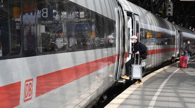 Deutsche Bahn im Fernverkehr pünktlicher als im Dezember - Events - Reutlinger General-Anzeiger ...