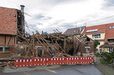 Zehntscheuer in Mittelstadt stürzt einfach ein - Events - Reutlinger ...