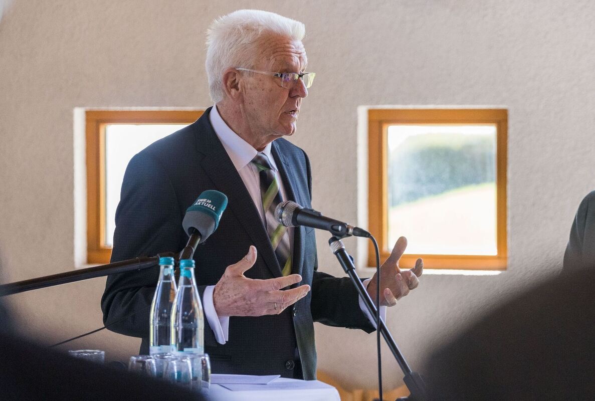 Kretschmann zuversichtlich bei Windkraft - Events - Reutlinger General ...