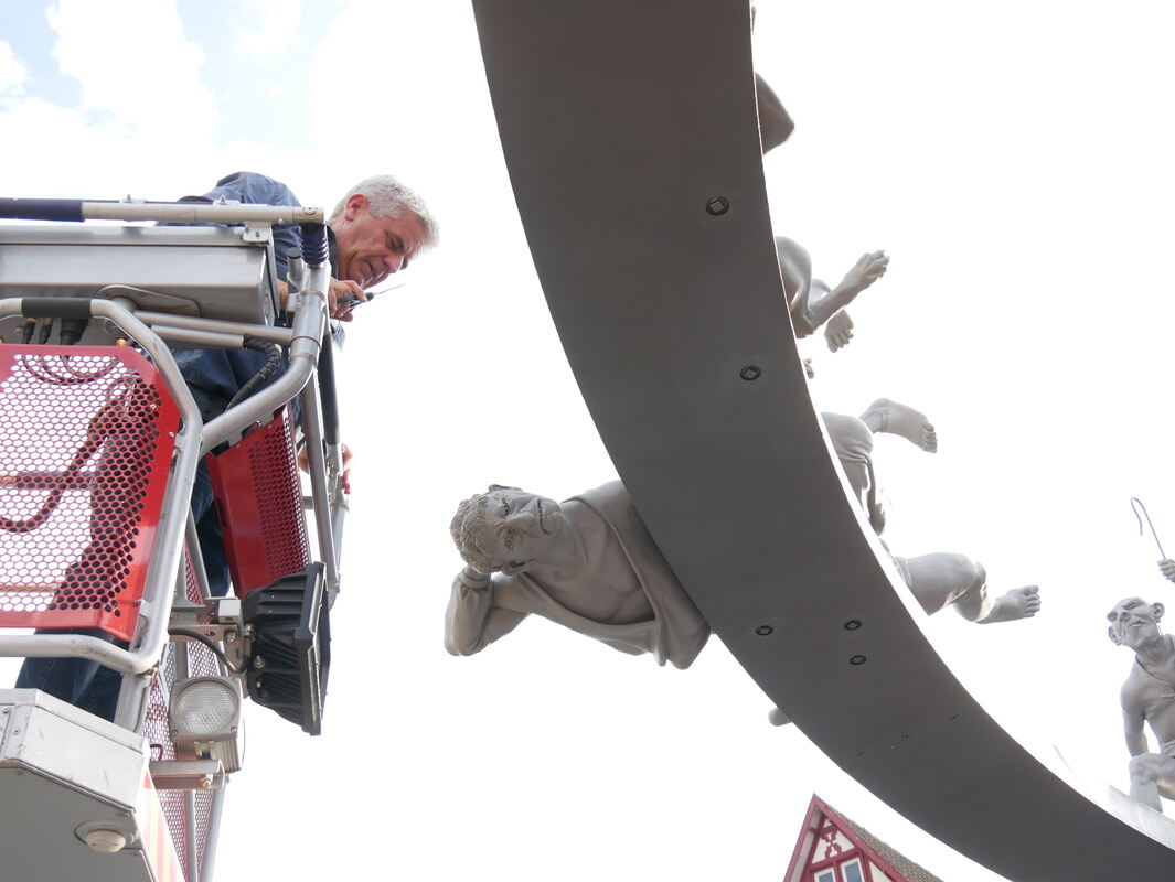 Feuerwehr als Kunst-Retterin in Bad Urach - Events - Reutlinger General ...