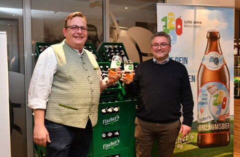 Neues Mössinger Jubiläumsbier: Leicht beschwingt ins Jubeljahr - Events ...