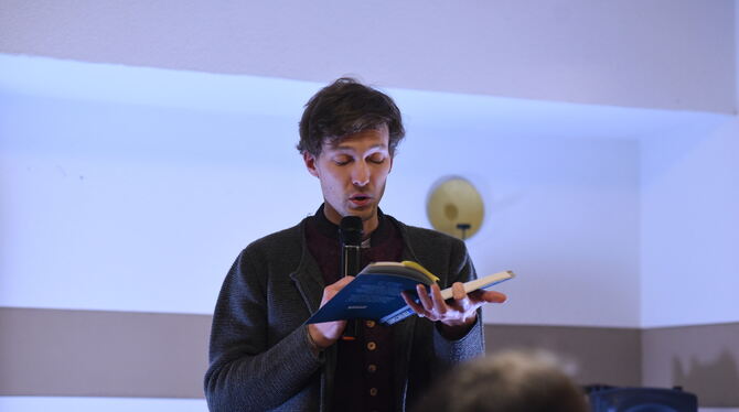 Künstler singen und erzählen im Reutlinger „Rebstöckle“ auf Schwäbisch ...