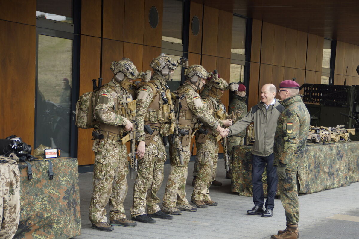 Bundeskanzler besucht KSK: „Ohne Sicherheit ist alles nichts“ - Events ...
