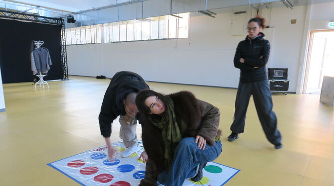 Wie frei sind wir? Game-Tanz-Performance von Katja Büchtemann in ...